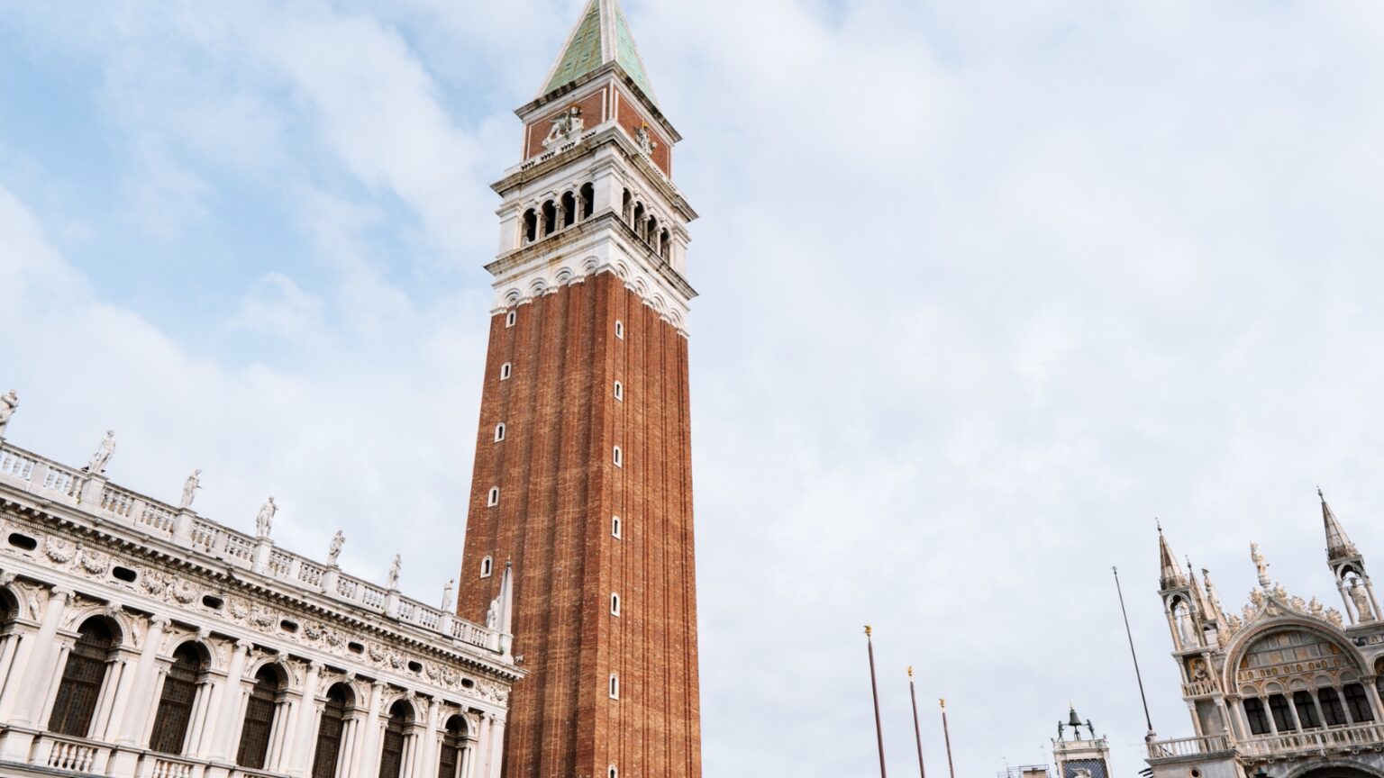 Venice parking - prices and how to get to the center + MAP