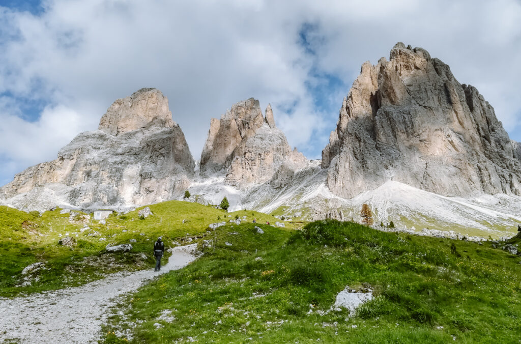 Passo Sella (Dolomites): Guide and tips for the most beautiful hikes