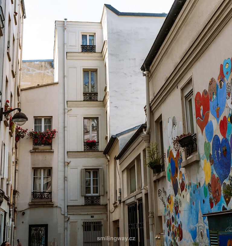 16 Useful Tips on How to Visit Paris on Budget