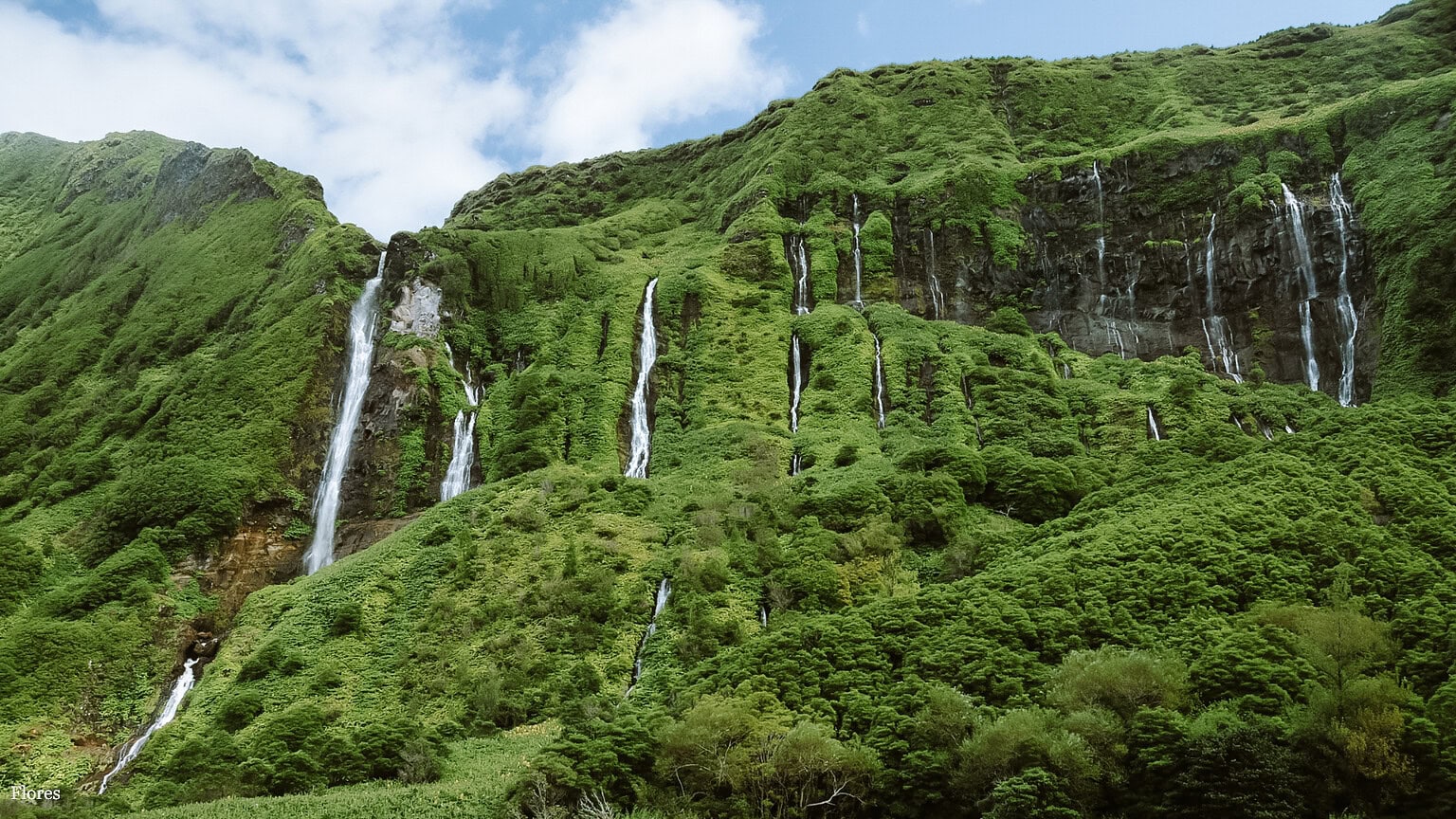 11 tipů na trasy a co vidět na ostrově Flores, Azory (+ mapa) - průvodce