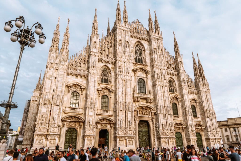 Jak navštívit Duomo di Milano (užitečné tipy a zkušenosti)