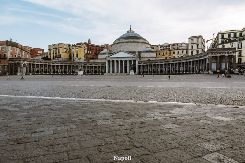 27 tipů na památky a co navštívit v Neapoli (+ mapa a praktické tipy)